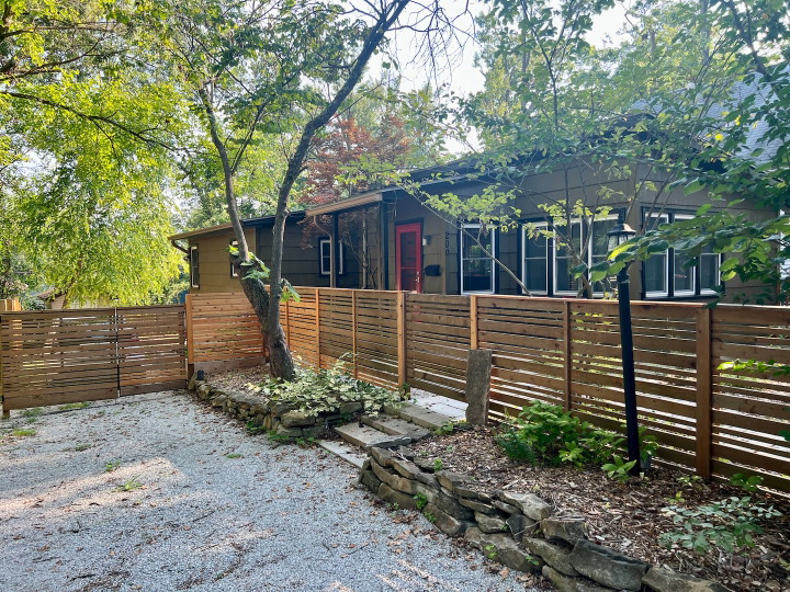 Bloomington Bliss: Private, Bright, Studio Walkout - Bloomington