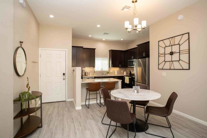 New Modern Retreat - In Luxury & Close To It All! - Tucson, AZ
