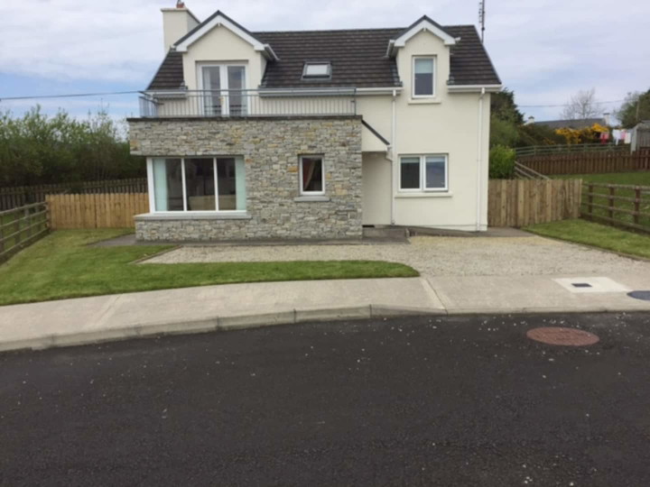 Spacious 3 Bed In The Heart Of Portsalon - Portsalon
