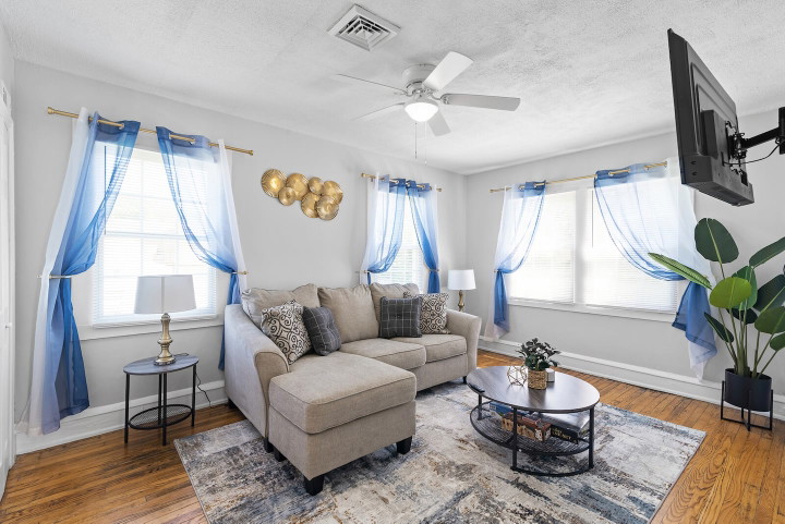 Near Beach Eclectic Retreat - Hampton, VA