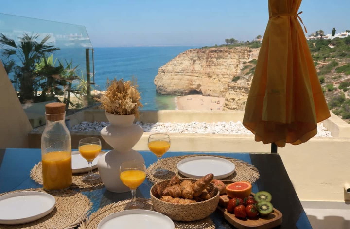 1009  Rooftop Overlook - Carvoeiro