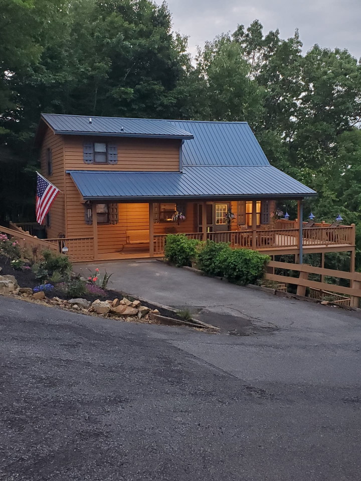 Sunset Serenity Cabin.
Wow, That's A View! - Murphy, NC