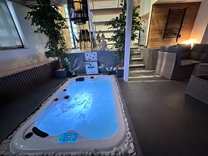 Zen Apartment With Private Hot Tub - L’Hospitalet de Llobregat