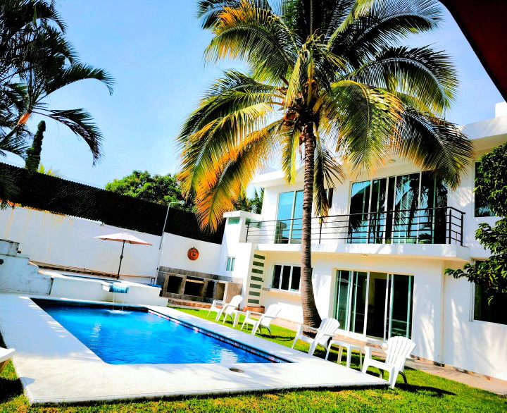 Casa Con Alberca Y Jacuzzy En Fracc. Privado Oaxte - Morelos
