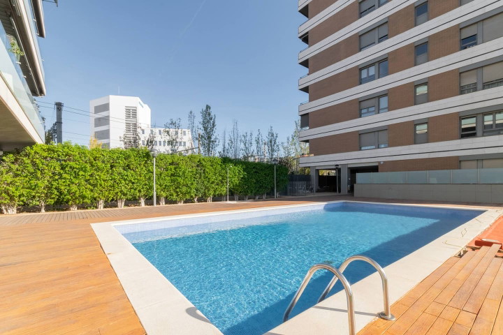 Penthouse With Private Terrace & Pool Access - Gavà
