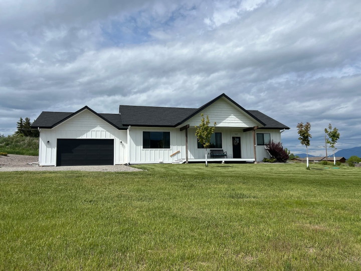 Spacious 3 Bdrm/2 Bath Home With Amazing Views! - Kalispell, MT
