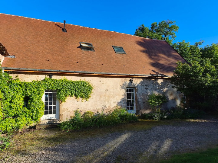 Maison Familiale Dans La Campagne Morvandelle. - Autun