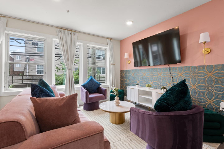 Your Nyc Gateway: Luxe Stay + Free Garage Parking - Manhattan, NY