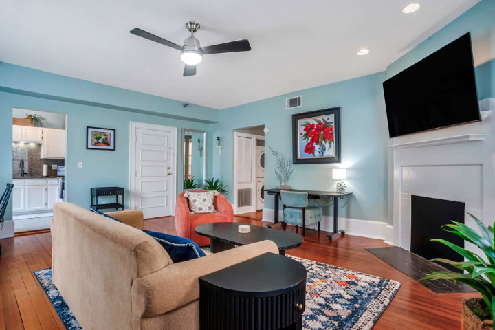 Modern Victorian 1bd, Steps From Forsyth Park - 薩凡納