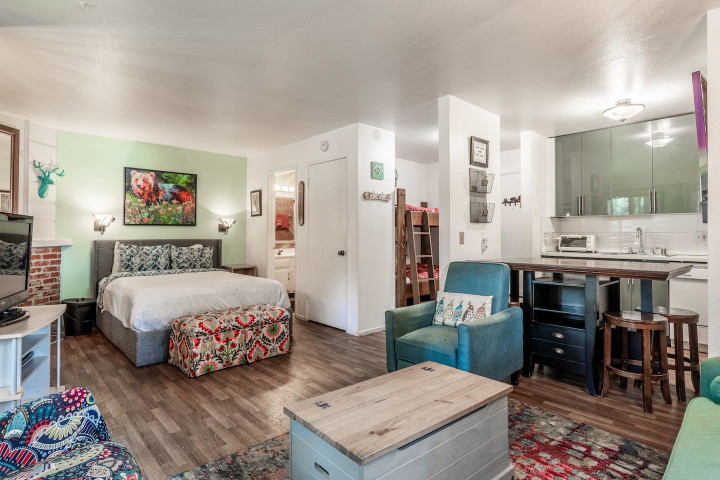 Clean Mammoth Lakes Studio In Great Location! - Mammoth Lakes, CA