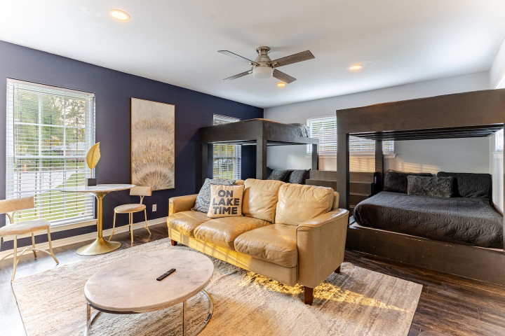 Bunk Haven Central 17 Beds! - Mobile, AL