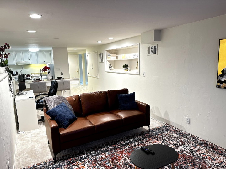 The Charming Retreat - Oakland, CA