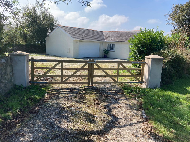 Set In Rural Location With Scenic Views - Helston