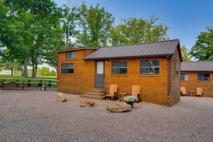 Cozy Cabin W/ Shared Hot Tub & Loft #21 - Indian Lake, PA