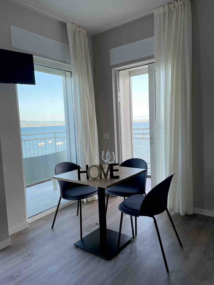 Two-room Apartment With Terrace Overlooking The Lake - Sirmione