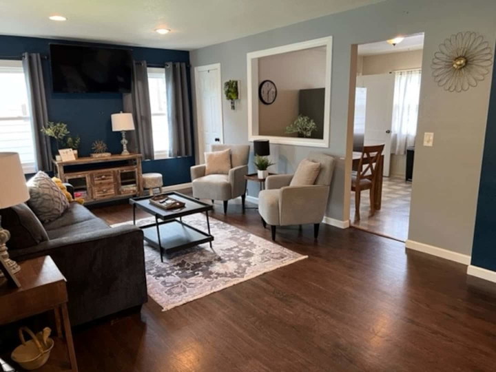 Newly Furnished 2+ Br Home In Quiet Neighborhood - Rapid City, SD