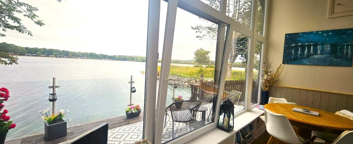 Sakin Lakefront Lodge @ Pine Lake - Carnforth