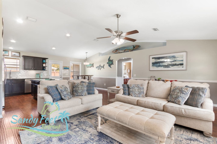Sandy Feet Retreat 3 Miles To Beach Sleeps 6 - Navarre, FL