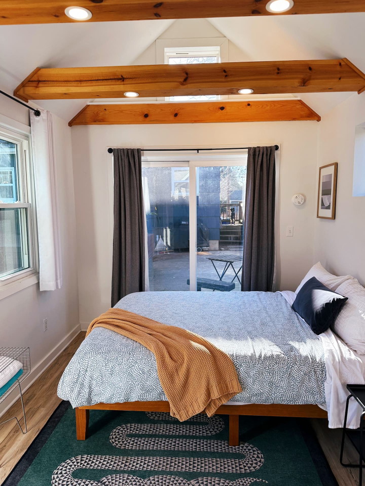 Private Garden Guesthouse (Dogs Welcome!) - Portland, OR