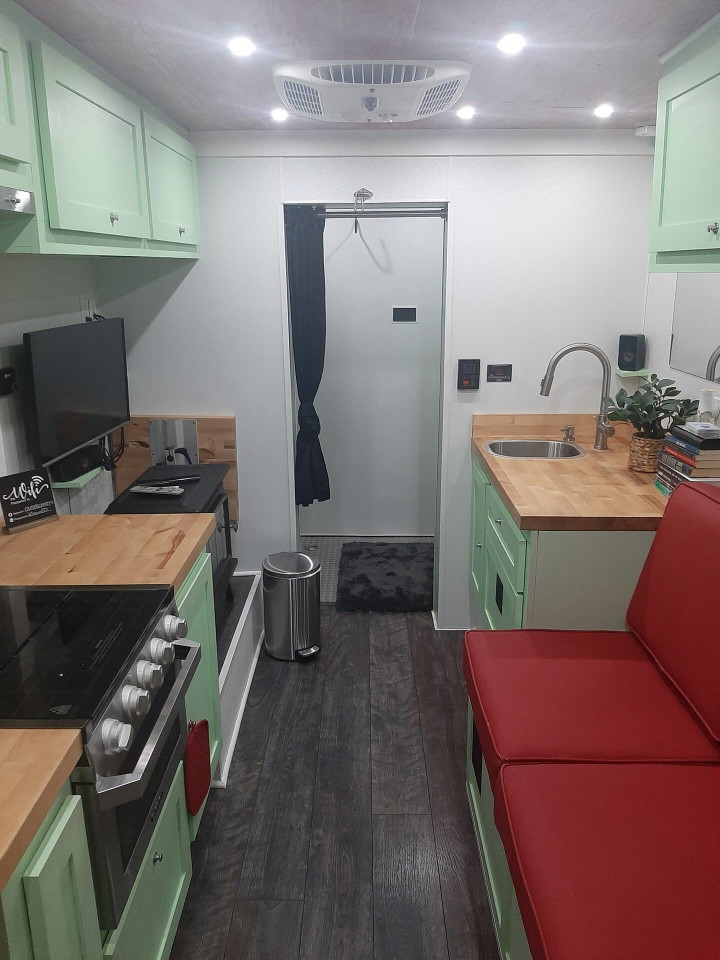 Off Grid Tiny Home On Wheels - Chester, VA