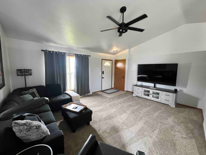 Easy Check In.  Very Clean.  Movie Themed.  Comfy. - Green Bay, WI