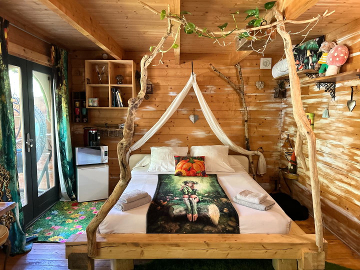 The Elves' Nest - Lourdes