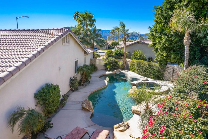 Indio Family Retreat-big Pool,grass Yard & Privacy - Indio, CA