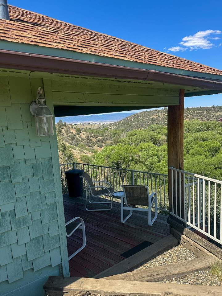 Creek Cottage - Prescott Cabin Rentals - Prescott Valley, AZ