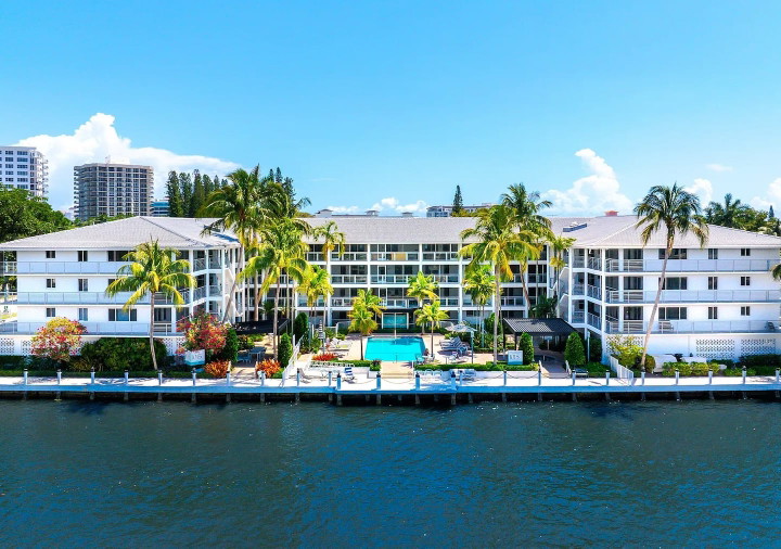 Coastal Escape Walk To Beach Gym Pool - Boca Raton, FL