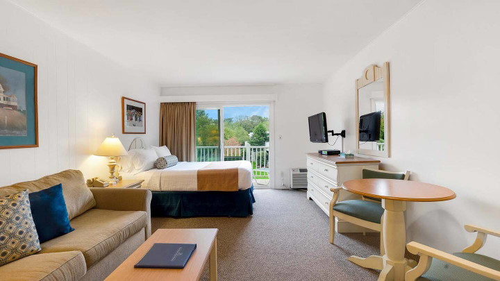 East Hampton Hotel Resort, Studio With Kitchen - East Hampton, NY