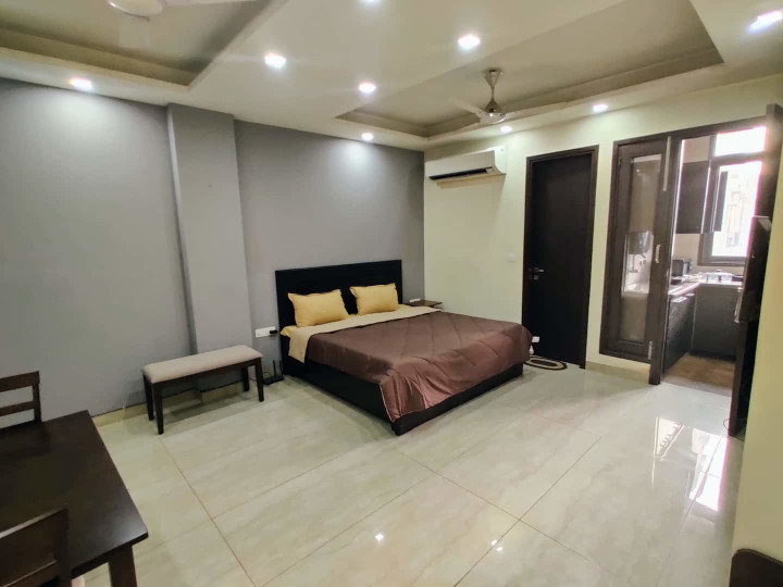 Stylish Apt. W/ Lift ,Wifi & King Bedfree Parking - New Delhi