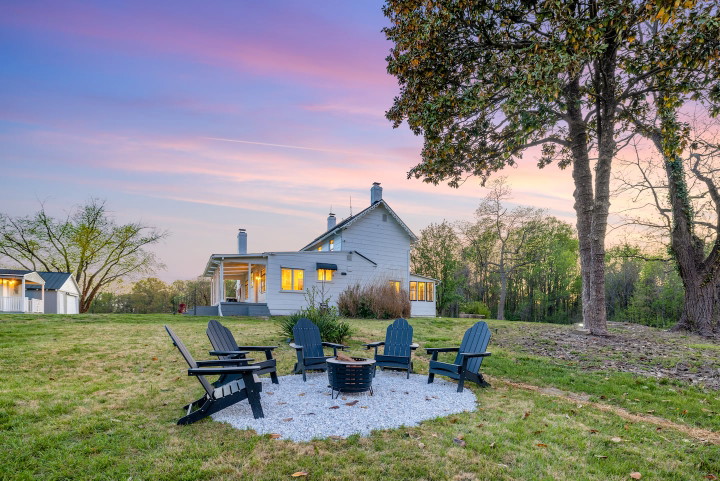 Unique Stay- Historic Fredericksburg Home - Stafford, VA
