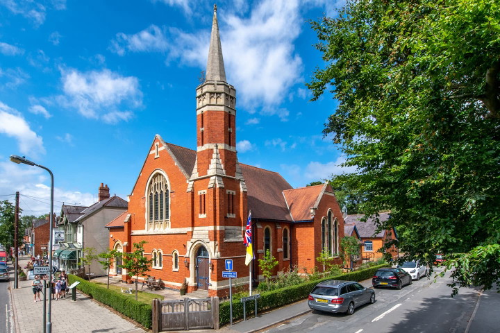 Stunning 4 Bdr Converted Church Full Of History - Woodhall Spa