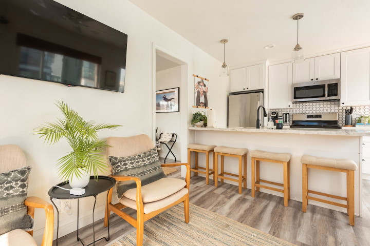 Rockaway North - Family Friendly, Garage Parking & Laundry - San Diego, CA