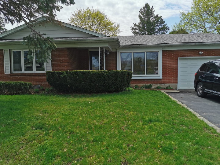 Stanley Park Bungalow - Kitchener