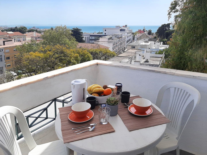 Estoril, Sea View, Spacious, Well-equipped Property, Sleeps 4 - Estoril