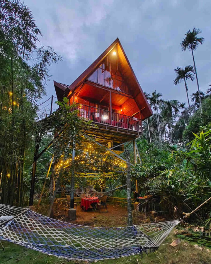 Duplex Riverside Treehouse- Rivertree Farmstay -