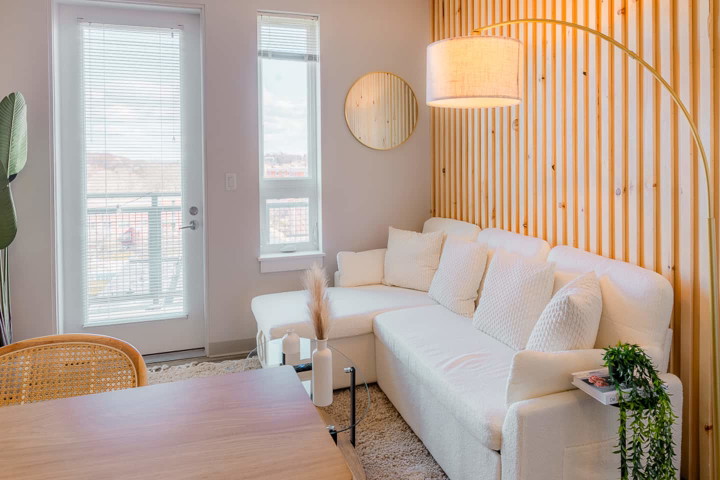 The Murthy : Bright Spotless W/d - Boston, MA