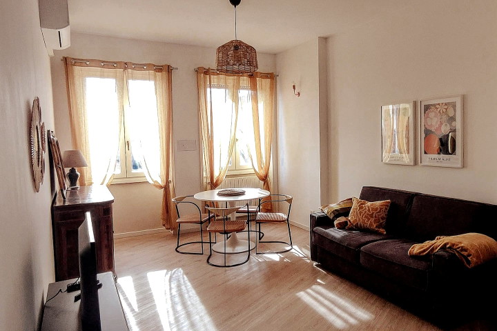 Spacious And Bright Two-room Apartment With Parking Space - Bergamo