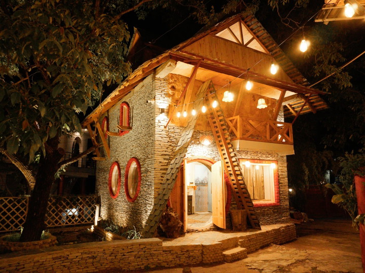 Stonehouse By The Raabta Stays - Bir