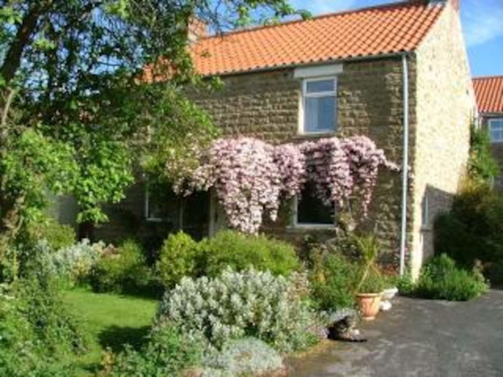 The Old Farmhouse - Hot Tub, Pet Friendly, Fishing - Goathland