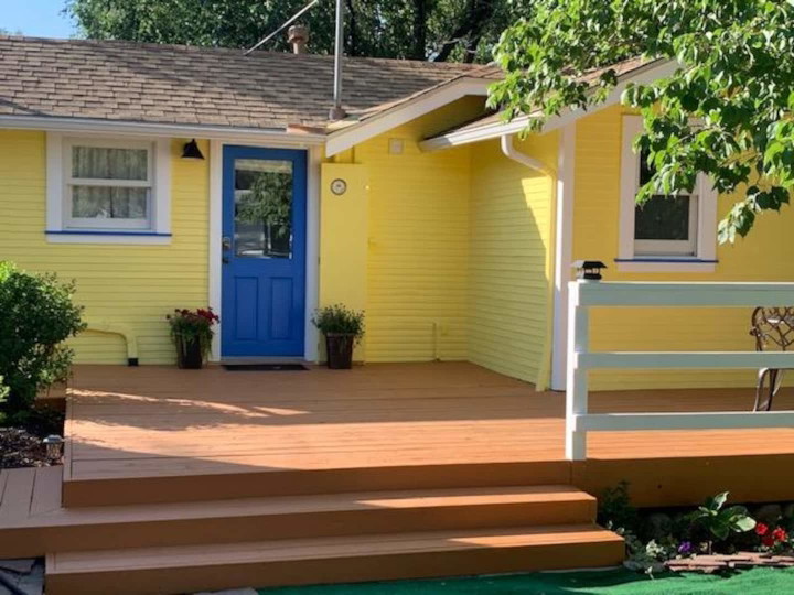 The Cozy Yellow Cottage - Colorado