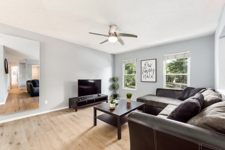 Freshly Updated 4 Bed Home W/ Back Yard And Deck - Ohio