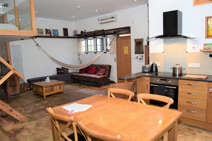 Spacious Artists Studio - Chippenham