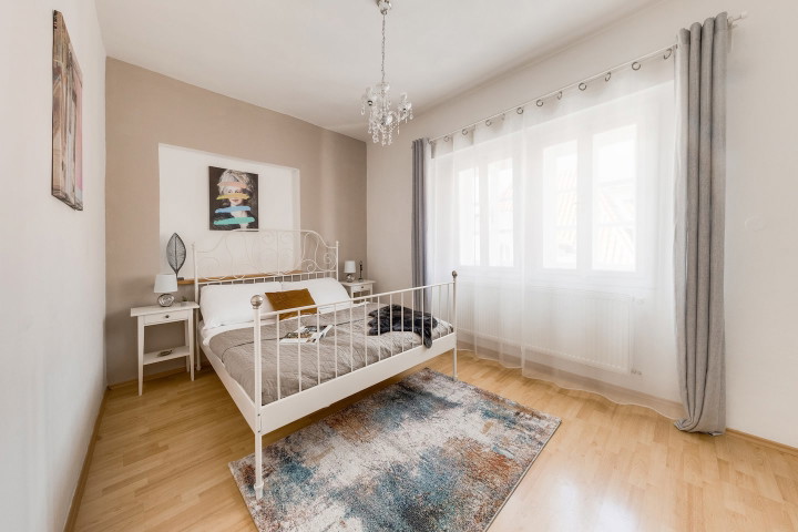 Husova Apartment For Up To 4 - Praga