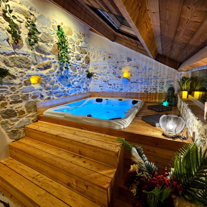 Cosy Chalet With Private Spa - Pyrenees