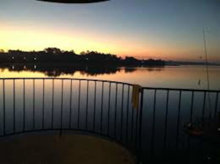 Gorgeous Lake Views- One Bedroom-142 - Conroe, TX