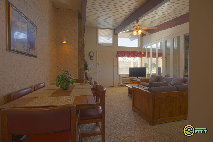 Ski/mtb/golf Condo (#132) - Slope Side | Mountain, Golf Course Views | Vaulted Ceilings! - Virginia