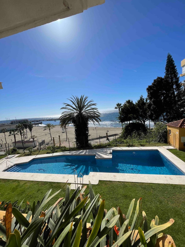 2 Bed Flat With Access To Beach | Marbella Center - Marbella