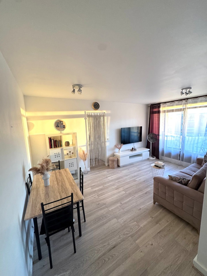 Modern And Bright 2-room Apartment, Residence Close To The Train Station - Montmorency
